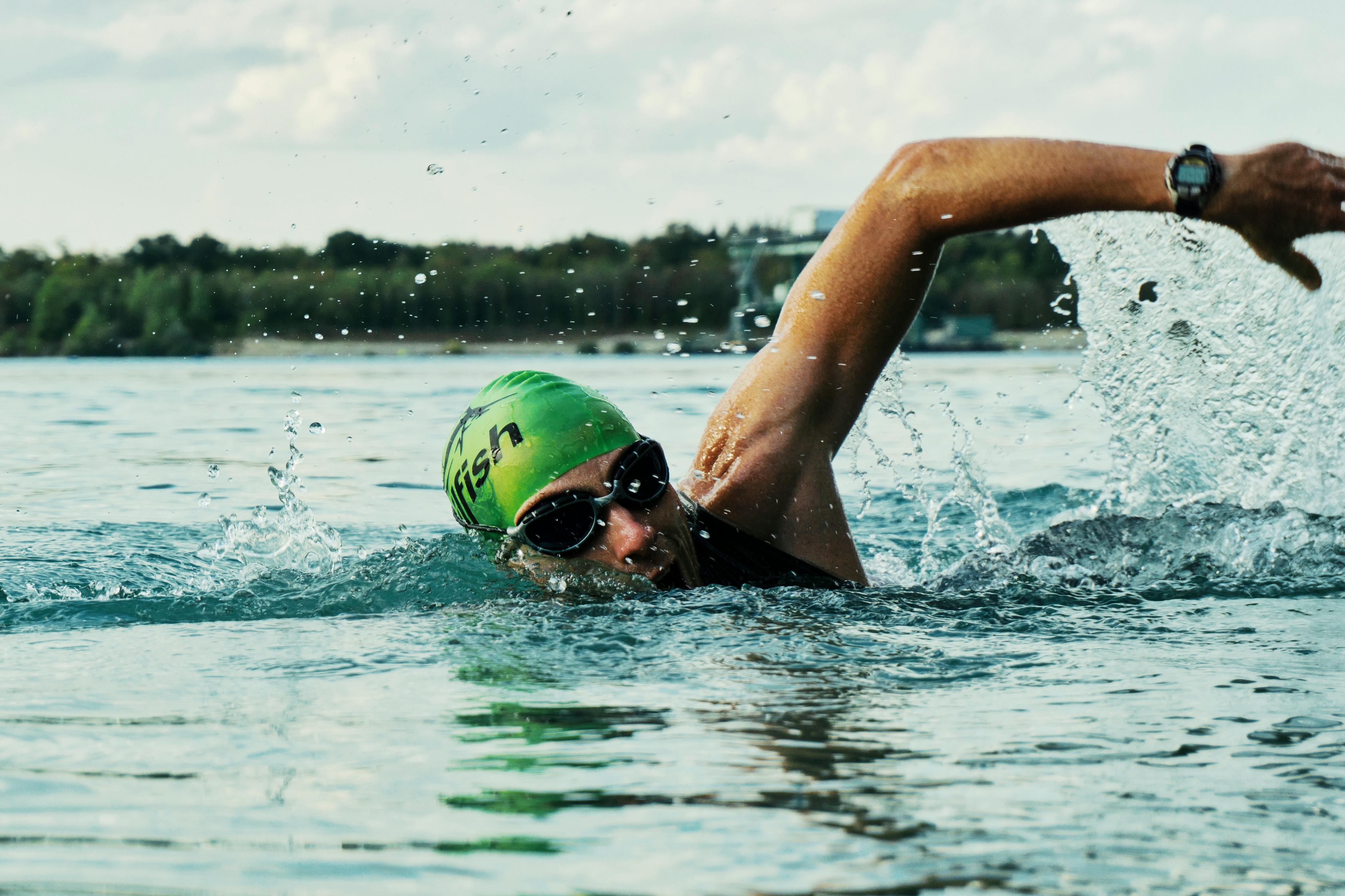 Open Water vs. Pool Swim: Which Burns More Calories? – Hiemal32